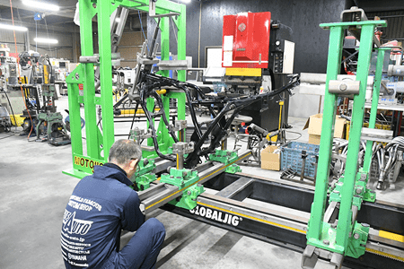 ジグ式オートバイ専用フレーム修正機 GLOBA LJIG社「MOTOJIG（モトジグ）」